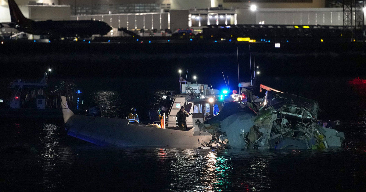 New Video of Plane Crash with Black Hawk Helicopter Released: 'They ...