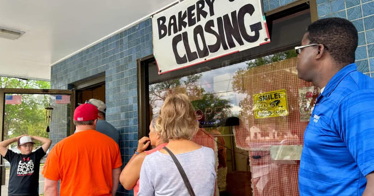 Surge in Mom-and-Pop Bankruptcies Triggers Major Recession Signal ...