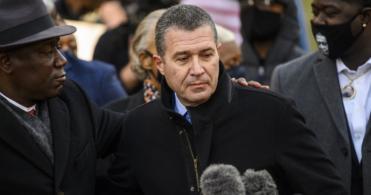 Renee Good’s Family Hires High-Profile George Floyd Attorneys - Slay News